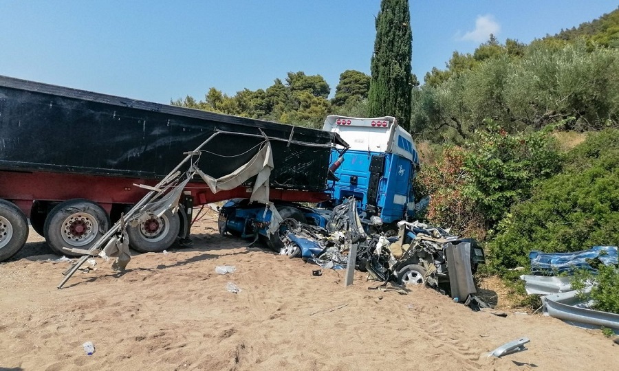 ΜΑΚΕΛΕΙΟ ΣΤΗΝ ΚΥΠΑΡΙΣΣΙΑ: ΚΛΑΙΕΙ ΟΛΗ Η ΕΛΛΑΔΑ ΓΙΑ ΤΟ ΒΡΕΦΟΣ, ΤΟ ΠΑΙΔΑΚΙ ...