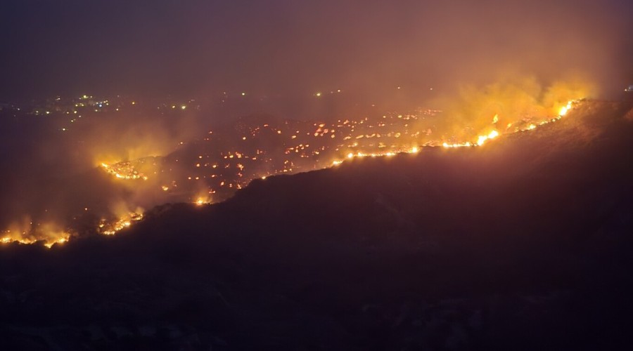 ΟΛΟΝΥΧΤΙΑ ΜΑΧΗ ΜΕ ΤΙΣ ΦΛΟΓΕΣ ΑΠΟ ΤΟΥΣ ΗΡΩΕΣ ΠΥΡΟΣΒΕΣΤΕΣ ΣΤΗΝ ΚΩ – ΣΤΟ ...