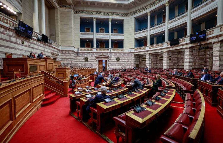 ΠΟΘΕΝ ΕΣΧΕΣ: ΘΥΕΛΛΑ ΓΙΑ ΤΗ ΝΕΑ ΣΥΓΚΑΛΥΨΗ – ΜΕ ΦΩΤΟΓΡΑΦΙΚΟ ΝΟΜΟ ...
