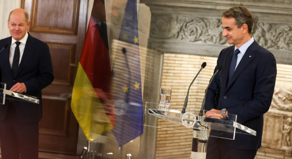 ΕΠΕΣΕ ΤΟ ΓΕΡΜΑΝΙΚΟ ΠΑΡΑΔΑΚΙ ΚΑΙ ΘΑ ΓΙΝΟΥΜΕ ΣΠΙΝΑΛΟΓΚΑ! ΓΕΛΑΕΙ Ο ΚΟΣΜΟΣ ...