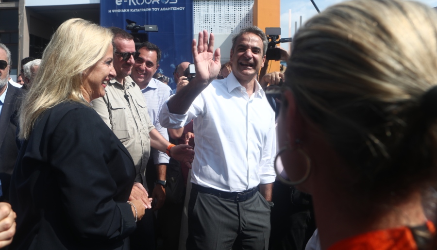 ΟΙ ΕΛΛΗΝΕΣ ΠΕΙΝΑΝΕ ΚΑΙ Ο ΜΗΤΣΟΤΑΚΗΣ ΠΑΙΡΝΕΙ ΣΥΓΧΑΡΗΤΗΡΙΑ ΓΙΑ ΤΗΝ ...