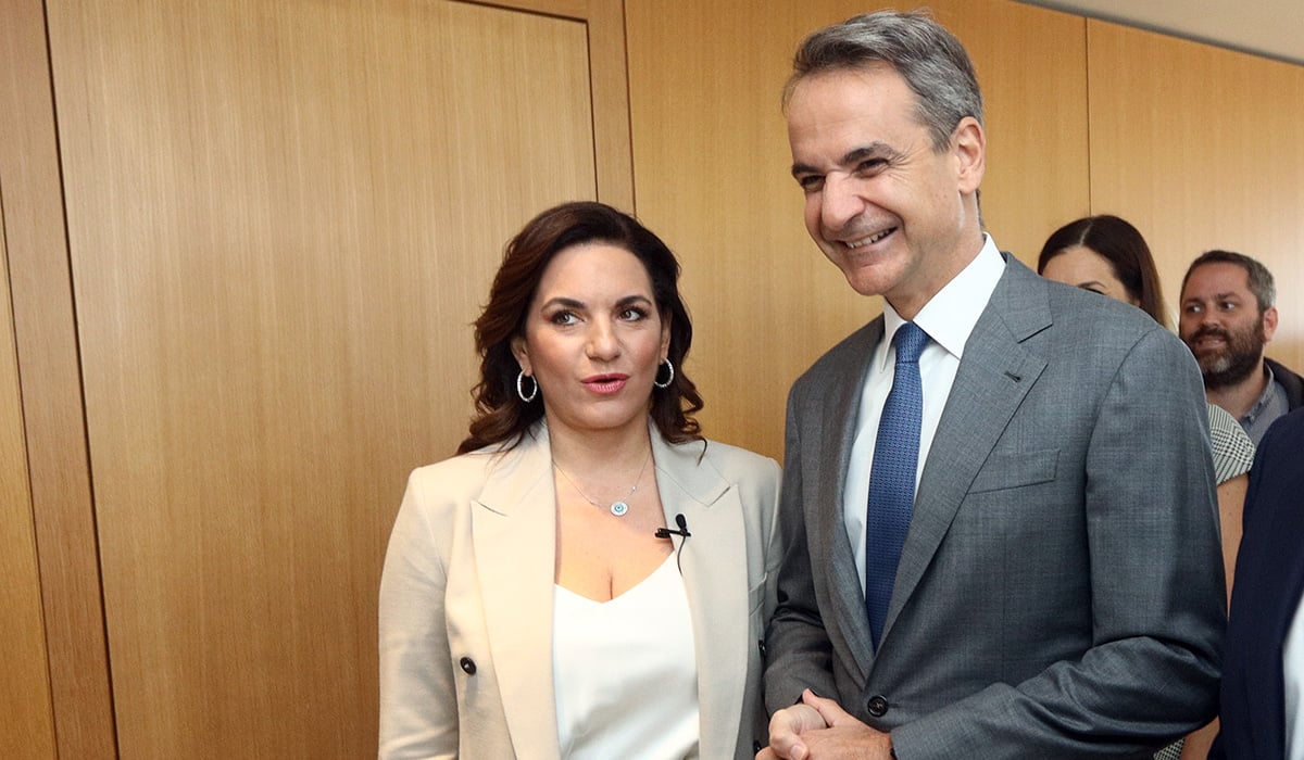 ΤΡΩΝΕ, ΤΡΩΝΕ, ΤΡΩΝΕ ΜΕΧΡΙ ΝΑ ΣΚΑΣΟΥΝ ΤΑ ΛΑΜΟΓΙΑ ΤΗΣ ΚΥΒΕΡΝΗΣΗΣ ...