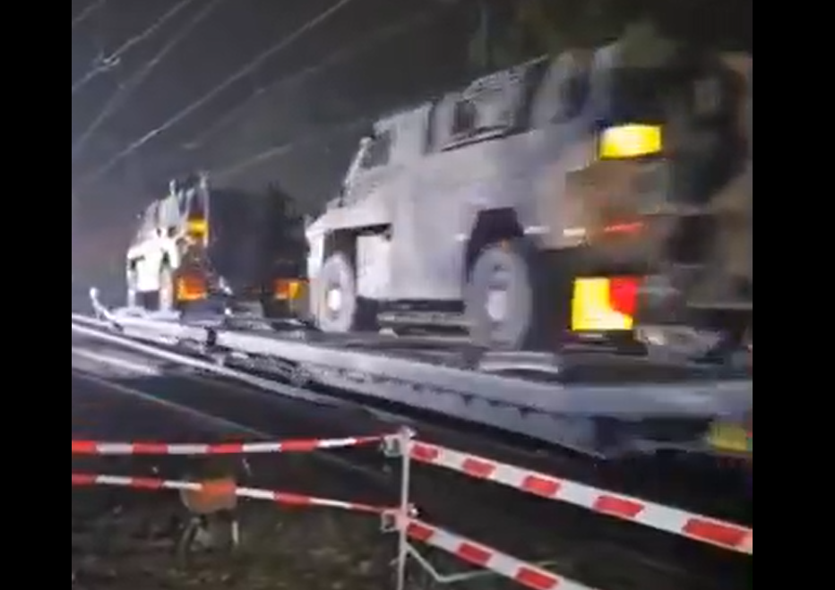 ΖΟΥΜΕ ΤΙΣ ΤΕΛΕΥΤΑΙΕΣ ΗΜΕΡΕΣ ΤΗΣ ΠΟΜΠΗΙΑΣ! ΑΜΕΤΡΗΤΑ ΤΡΕΝΑ ΜΕΤΑΦΕΡΟΥΝ ...
