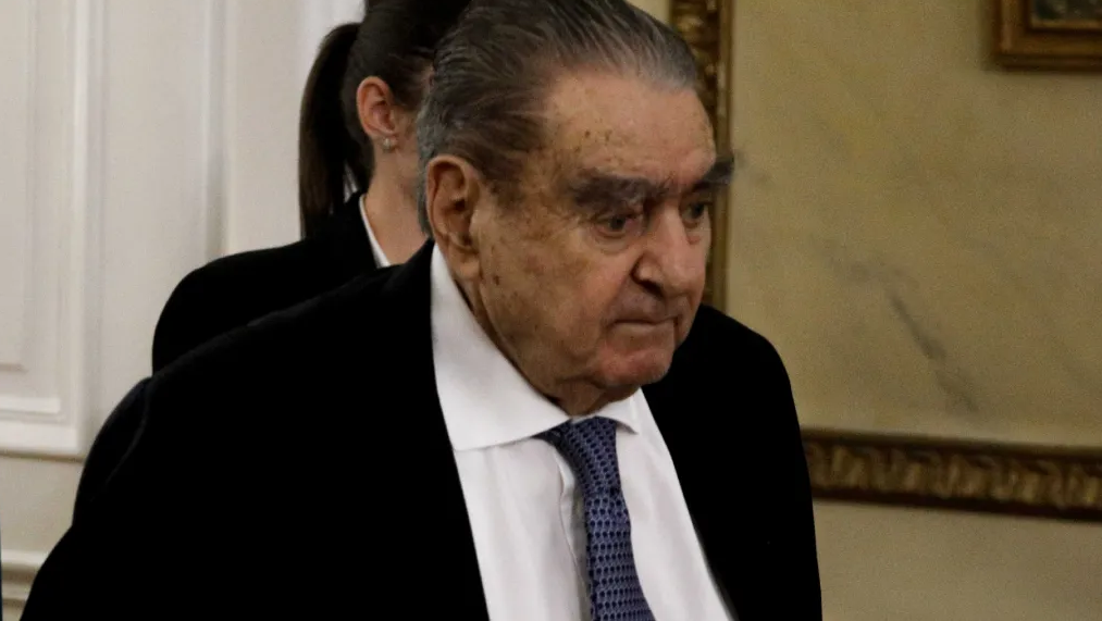 ΠΕΘΑΝΕ Ο ΕΦΟΠΛΙΣΤΗΣ ΒΑΡΔΗΣ ΒΑΡΔΙΝΟΓΙΑΝΝΗΣ. ΣΕ ΚΛΕΙΣΤΟ ΚΥΚΛΟ Η ΚΗΔΕΙΑ ...