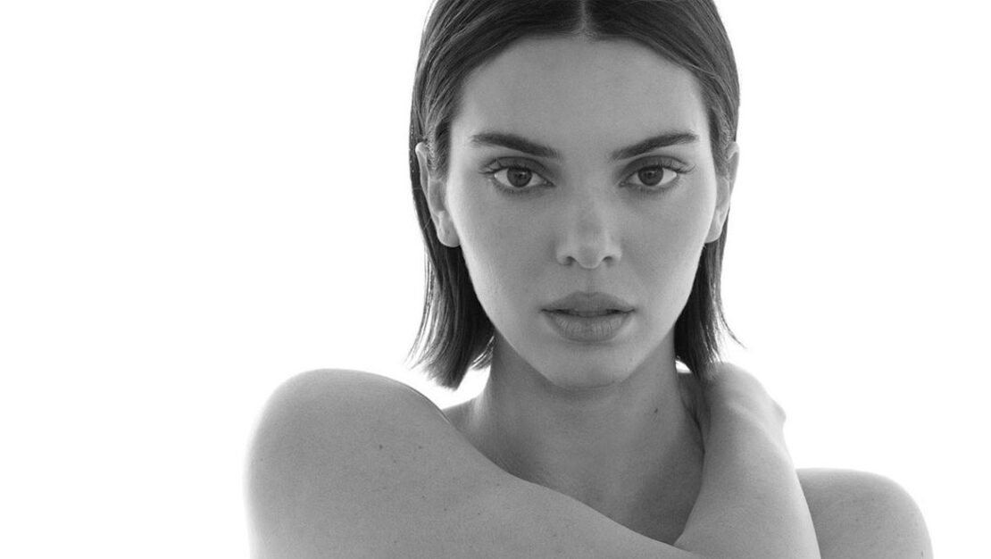 Kendall Jenner: Ποζάρει γυμνή σε νέα της φωτογράφιση στο Instagram – Makeleio.gr