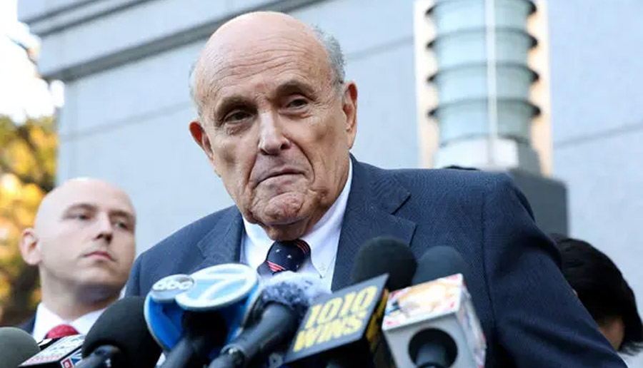 ΗΠΑ: Ο Ρούντι Τζουλιάνι, πρώην συνεργάτης του Τραμπ, δεν μπορεί να ...