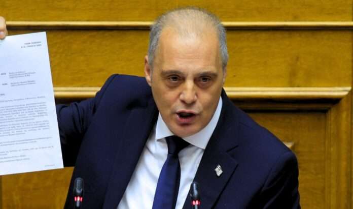 Βελόπουλος για παραίτηση του πρέσβη Κούνδουρου: O πρωθυπουργός έχει ...