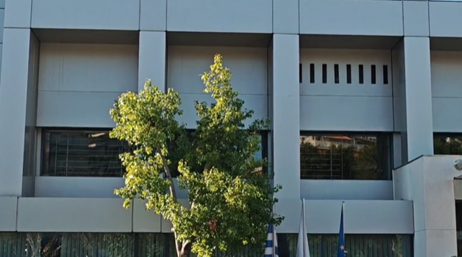 ΝΕΚΡΗ Η ΓΥΝΑΙΚΑ ΠΟΥ ΕΠΕΣΕ ΑΠΟ ΤΟΝ ΕΒΔΟΜΟ ΟΡΟΦΟ ΞΕΝΟΔΟΧΕΙΟΥ ΣΤΗ ...
