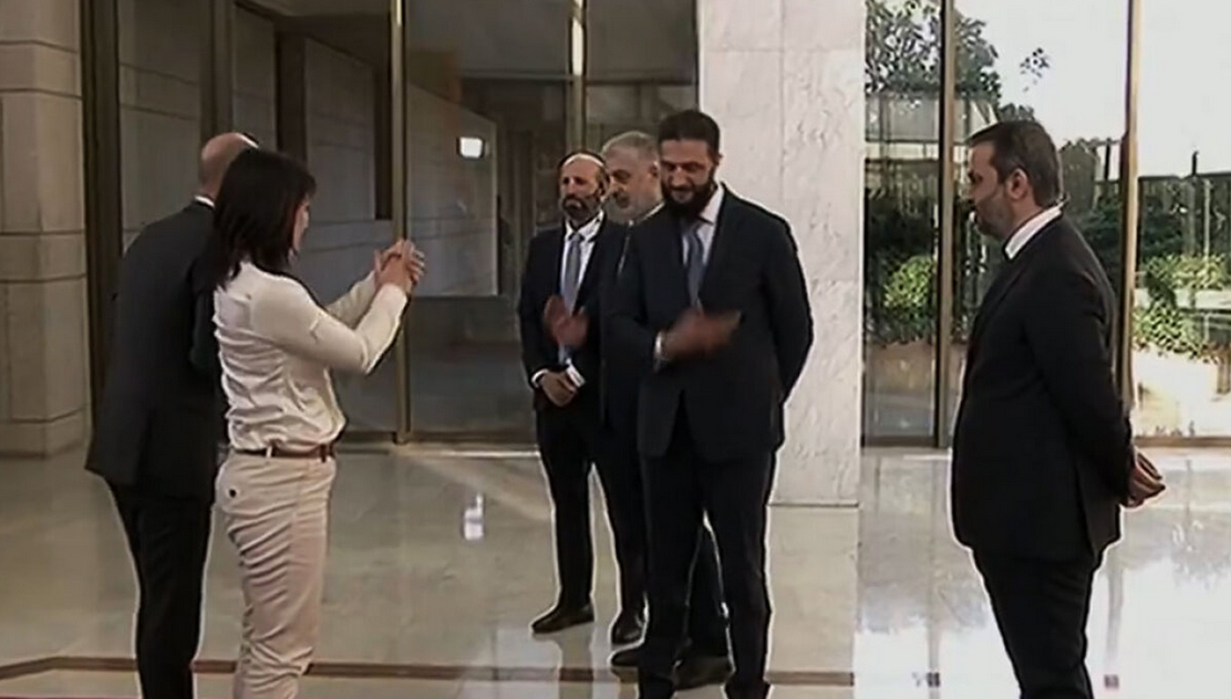 Ο ΑΥΤΟΔΙΑΣΥΡΜΟΣ ΤΗΣ ΔΥΣΗΣ ΜΠΡΟΣΤΑ ΣΤΟΝ ΕΠΙΚΗΡΥΓΜΕΝΟ ΤΡΟΜΟΚΡΑΤΗ ΚΑΙ ...