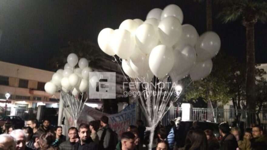 ΤΑ ΤΕΜΠΗ ΤΡΑΝΤΑΖΟΥΝ ΣΥΘΕΜΕΛΑ ΤΗΝ ΜΑΦΙΑ ΜΗΤΣΟΤΑΚΗ – ΟΡΓΗ ΛΑΟΥ ΣΕ ΔΕΚΑΔΕΣ ...
